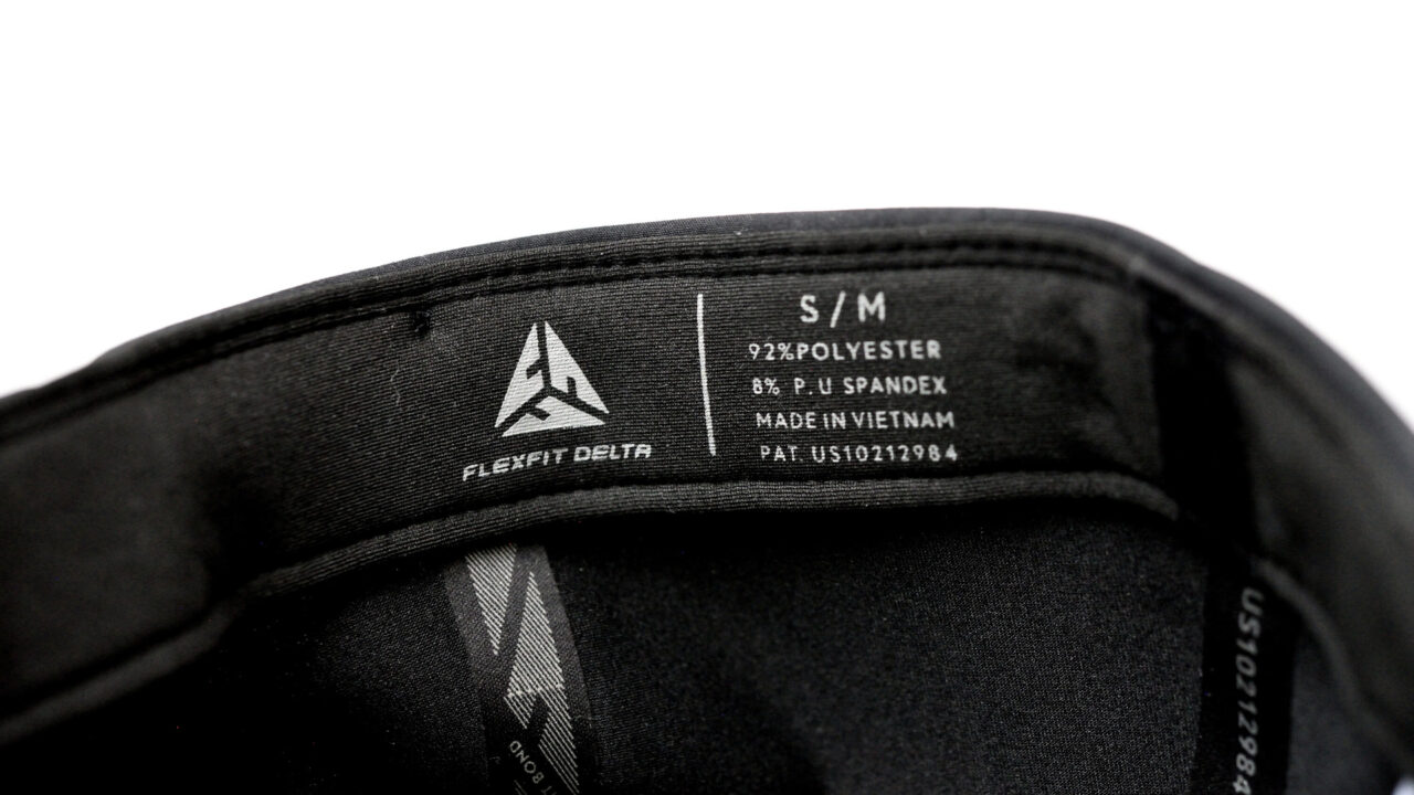 【FLEXFIT DELTA®】30代・40代にオススメのオシャレな無地の黒キャップ！アジャスターなしの帽子を求める方に！｜ぴーすけblog